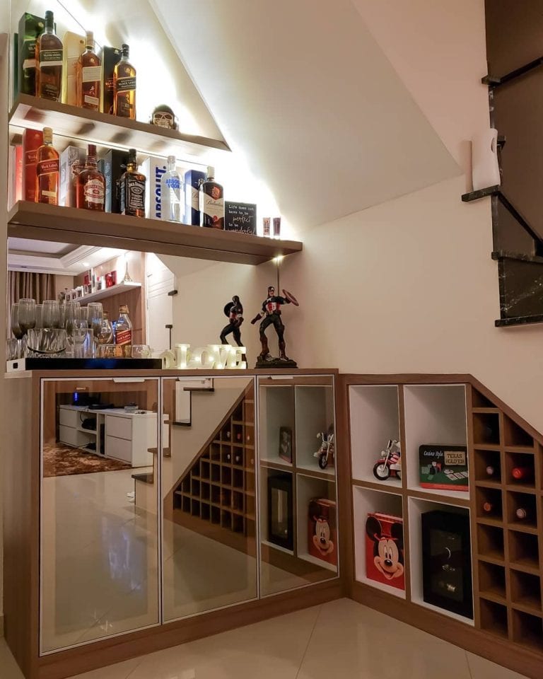 Decoração Embaixo da Escada: +30 Ideias Incríveis para Aproveitar esse ...