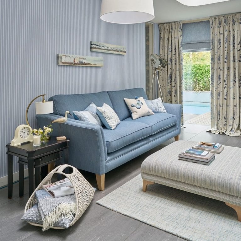 Sofá Azul: 55 modelos e dicas de como usar na decoração - Dicas Decor