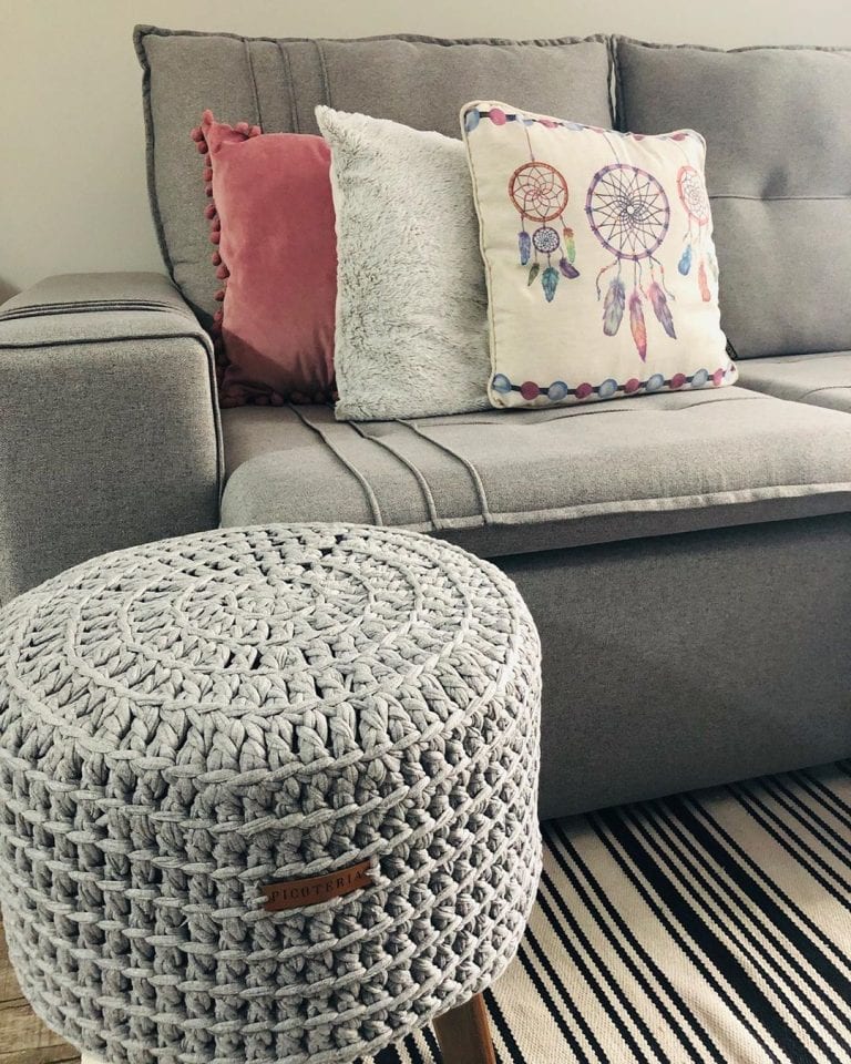 Puff de Crochê: tutoriais, como limpar e 45 modelos! - Dicas Decor